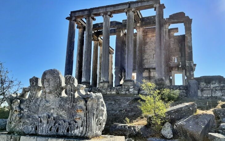 Zeus Kimdir? Tanrıların Kralı ve Gökyüzünün Efendisi